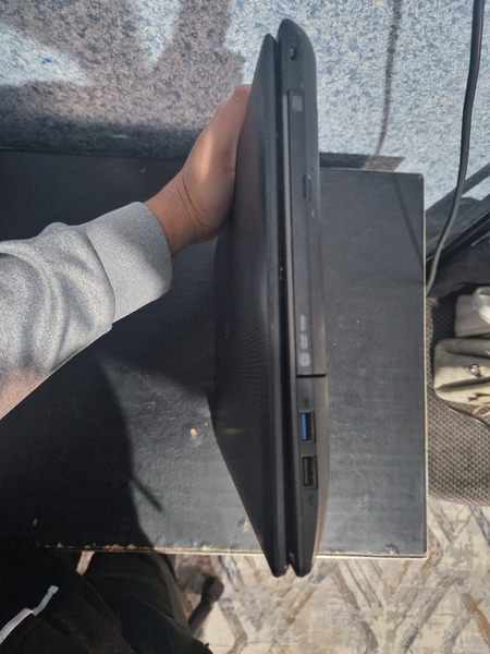 Acer noutbuk srochna sotiladi
