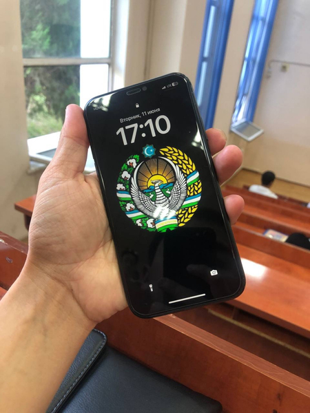 Iphone Xr srochna sotiladi