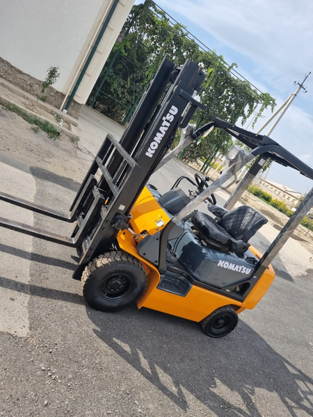 Автопогрузчик (автокара,кара,kara) KOMATSU FD-1.5