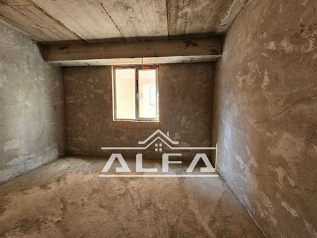 2 xonali 62m² 4-qavat sotiladi.