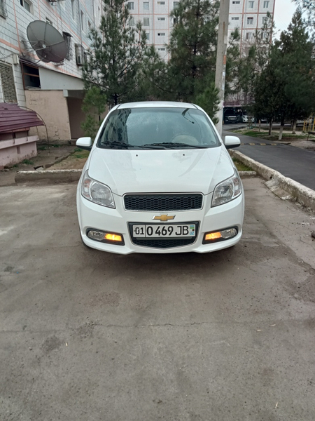 Нексия 3 сотилади