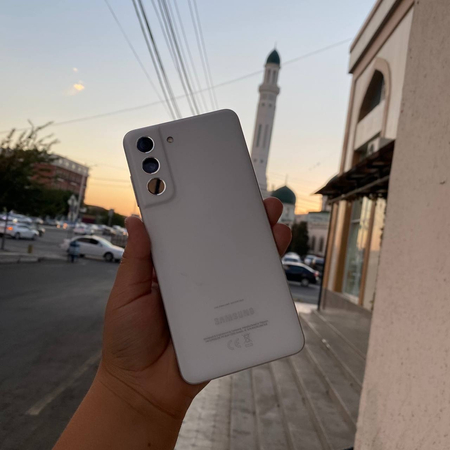 Samsung s 21 FE.