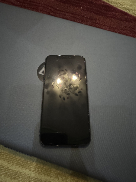 Iphone X  ideal sastyana sotiladi