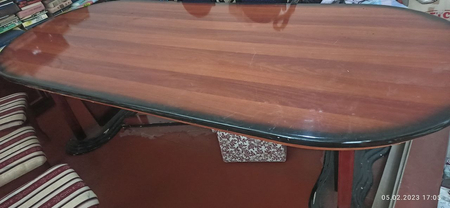 Стол 12 та стул билан