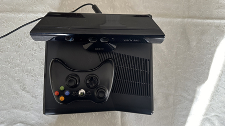 Продаю Xbox 360 kinect