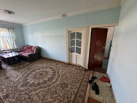 2 каватда жойлашган 3 хонали квартира ижарага берилади