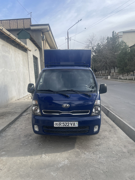 авто машина киа бонго