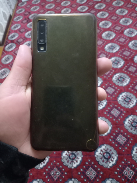 Samsung a7 2018 sotiladi