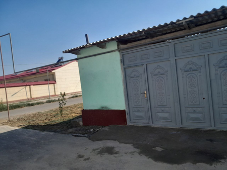Uy sotiladi.  Yangi Batoshda