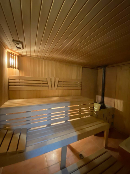 Dacha bor suv boyida tapchan sauna qibray
