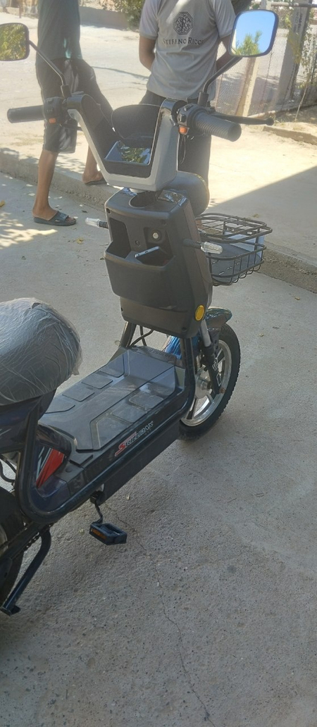 Elektro skuter sotiladi