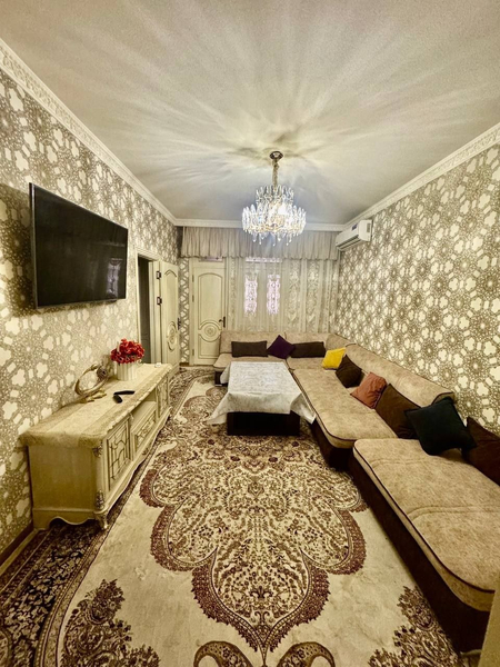 Kunlik kvartira bez zaks..