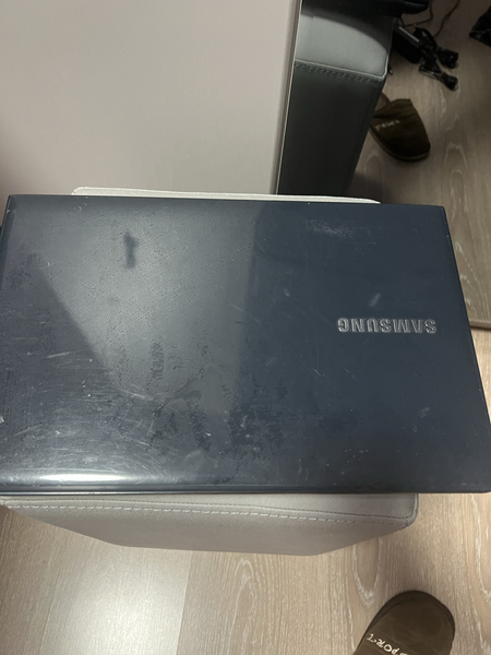 Продаю ноутбуки 2 lenova и samsung
