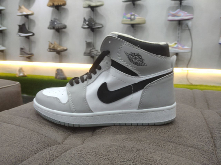 Jordan 1 krossovka