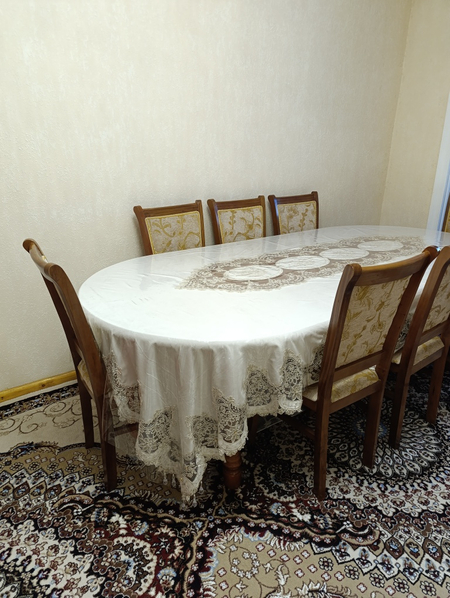 Продаем стол и стулья