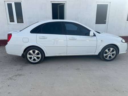 2023 laseti sotiladi 12000$