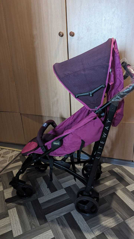 Прогулочная коляска Chicco Lite Way в идеальном состоянии