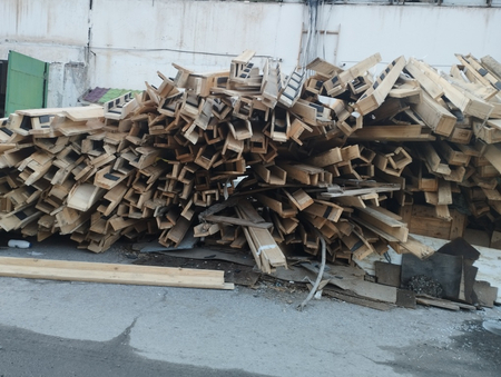 Arzon qurilish mollari taxta