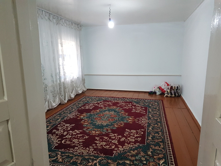 Срочно продается дом,Уй ховли сотяпман 8 сот.