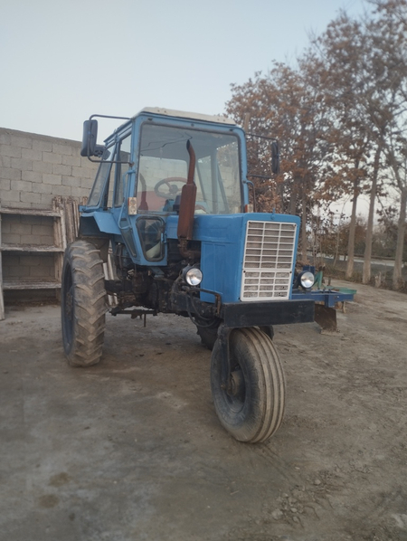Traktor mtz 80 sotiladi