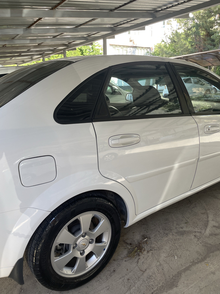 Lacetti gentra белая