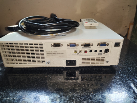 Проектор SANYO .