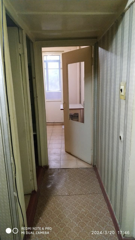 Продаётся трёх комнатная квартира.