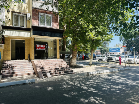 Срочно сдается в аренду под офис или магазин, Учтепа 13 квартал