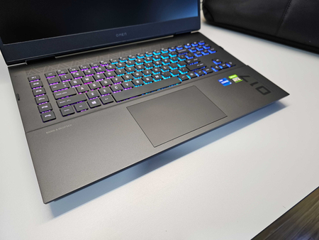 ПРОДАМ HP Omen 17-CK0372NR Игровой Core™ i7-11800H/32GB/1TBSSD/RTX3060