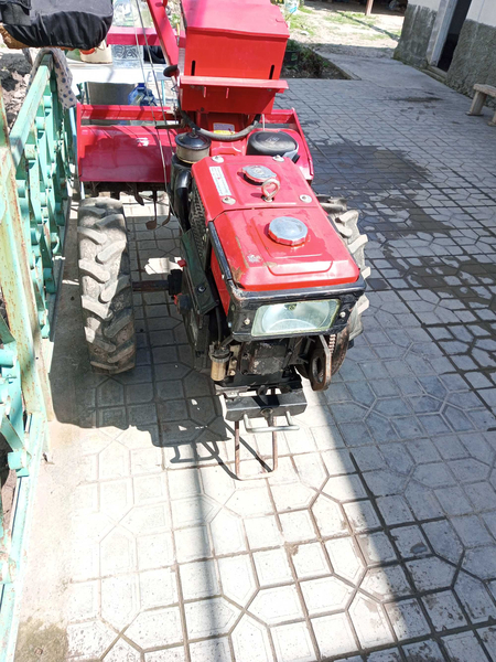 Zubr Motoblok 16 ot kuchi