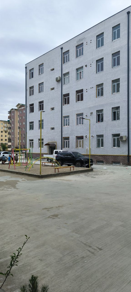 Kvartira sotiladi 2 xonalik