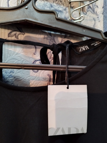 Zara кароткое чёрное платье
