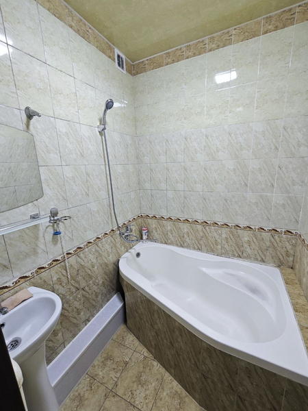 Sergile 3 bekat yangi qurilgan Green Haus uylarida 2 xonale uy berilad