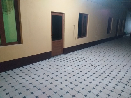 Uy sotiladi manzil kamandi  yuli qabristondan kirishga chapdan 5 kocha