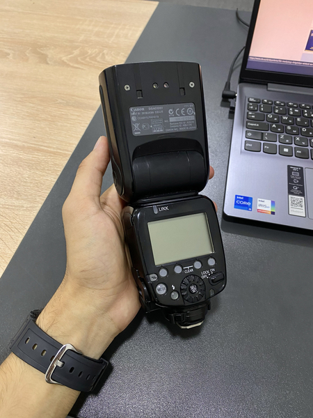 Вспышка Canon Speedlite 600EX-RT в хорошем состоянии