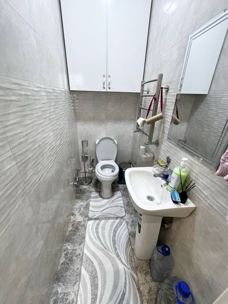 Продается 2х ком Янгихаетский р Элит хаус