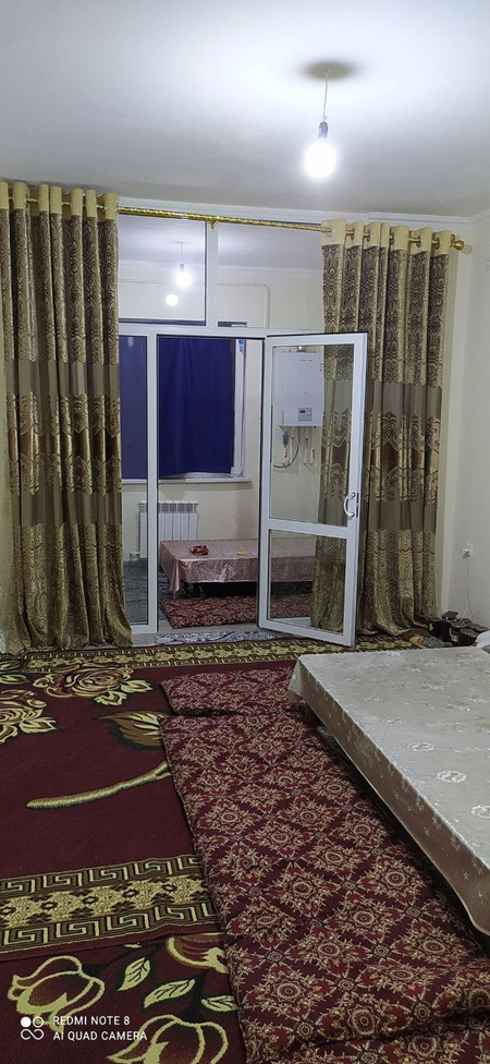 Qarshi sitydan uy sotiladi.