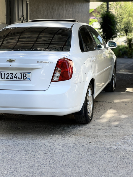 Lacetti 1,6 AT faqat Arendaga
