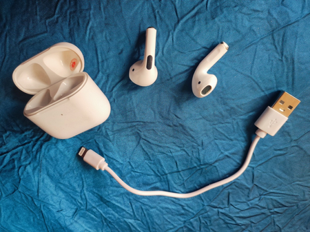 Airpods 5 pro...