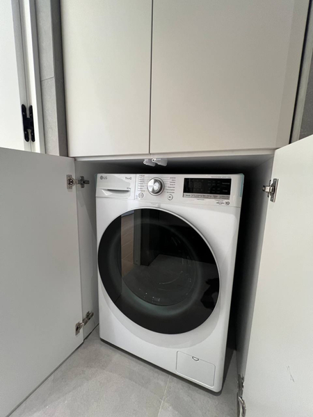 Мирабад Авеню (студия)