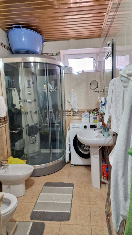Срочно продаётся 2 ком Ц 2 Стария кансеваторя