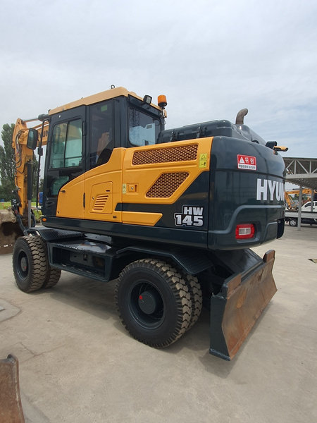 Экскаватор Hw145