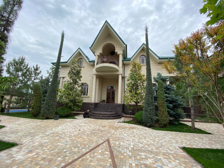 Продается евро дом на Центре Луначарского