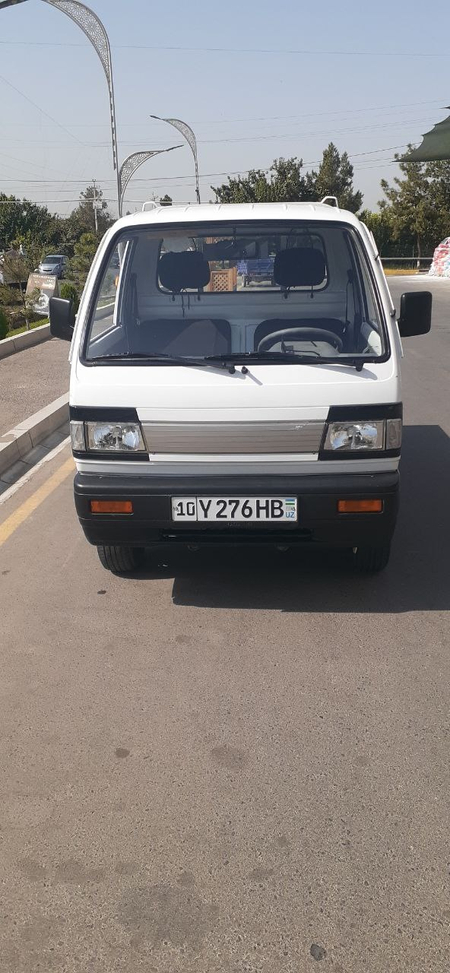 Labo sotiladi. Metani bor, 13 balon taqilgan