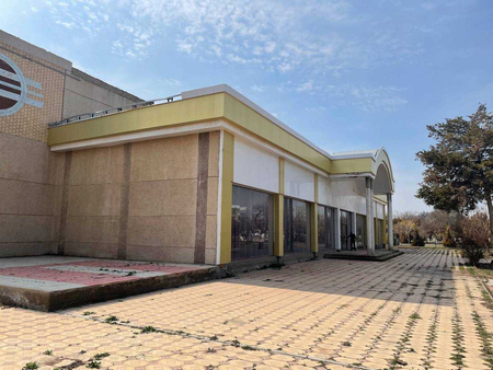 Kasbi tumanida Kinoteatr binosi bo`lib to`lash asosida sotilmoqda
