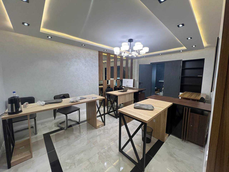 Срочно продается офис 90 м2 1\4\4