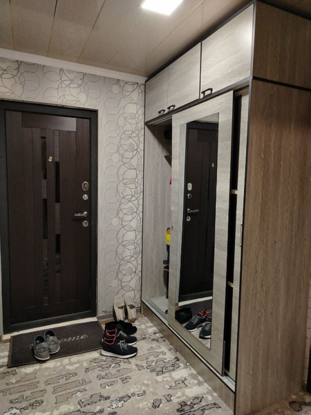 ПРОДАЕТСЯ Чирчик ш. 3 м/н Нептун 4-этаж 3х
