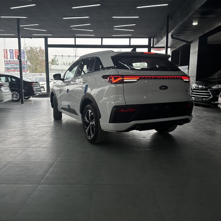 JAC JS 6 Avtosalonımızda sizdi kútpekte