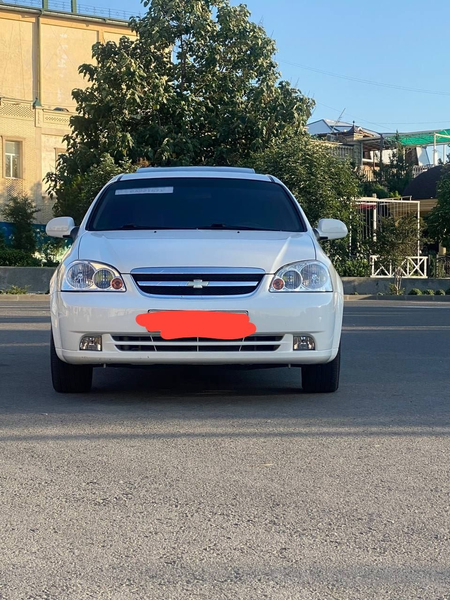 Laseti Surochna sotiladi