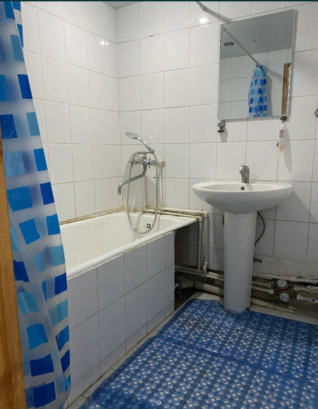 Срочно аренда квартира Ахмад Югнаке 3/2/5 хороший ремонт 400.$